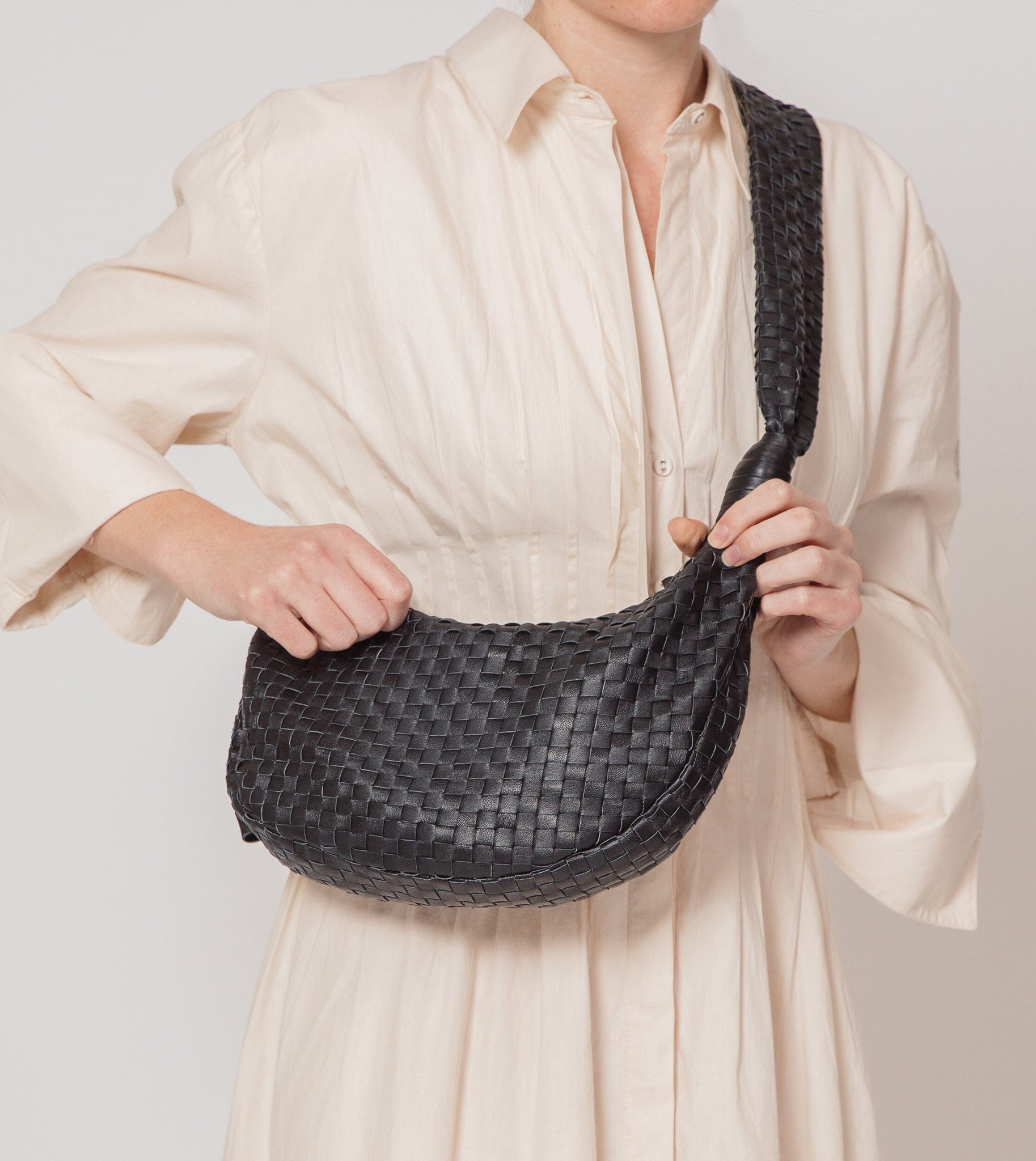 Shop Dylan Woven Hobo Bag Black | Cleobella